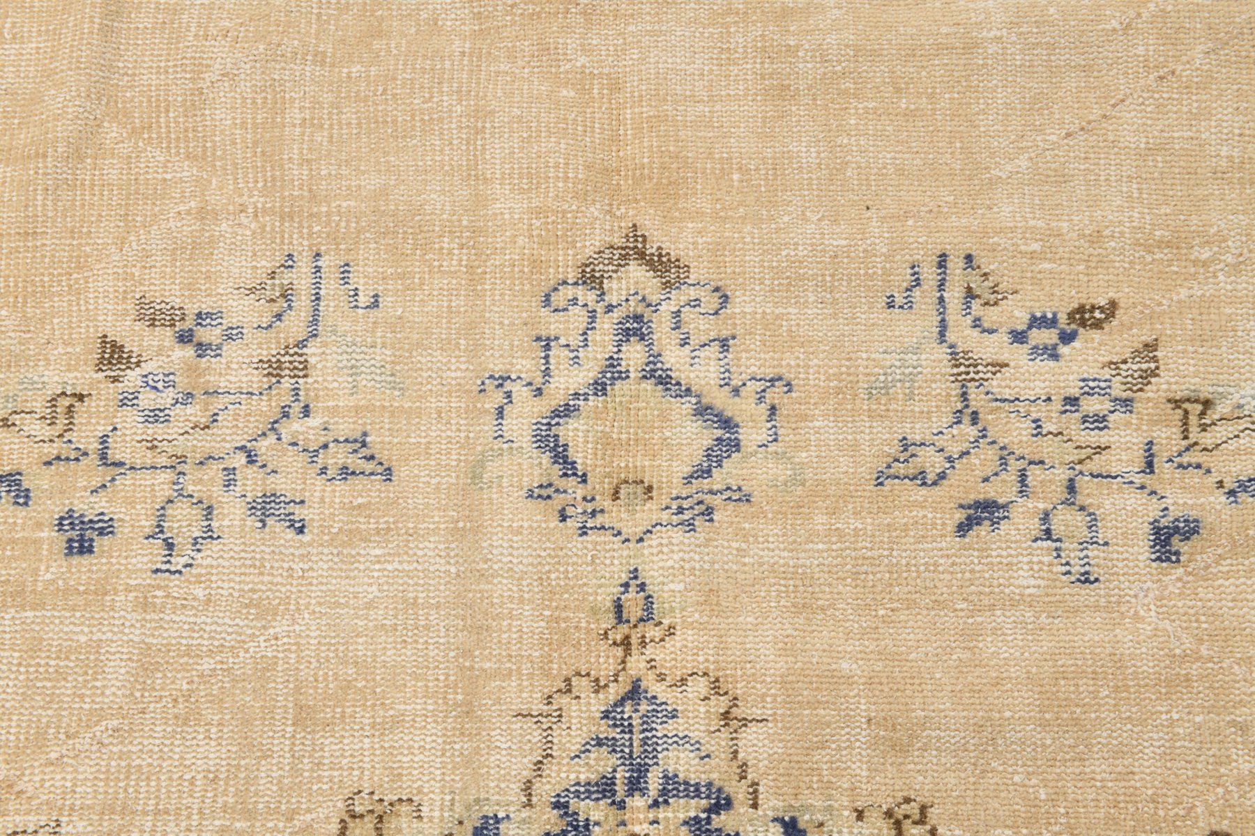 Vintage Turkish Wool Rug for sale at Pamono