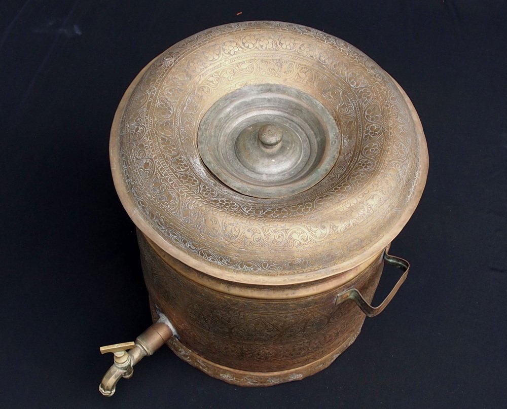 Large Antique Islamic Engraved Brass Bucket, 1920s for sale at Pamono