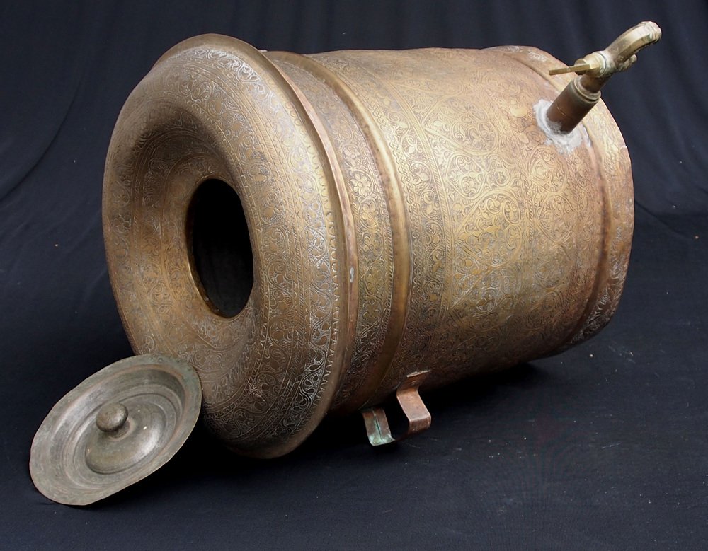 Large Antique Islamic Engraved Brass Bucket, 1920s for sale at Pamono