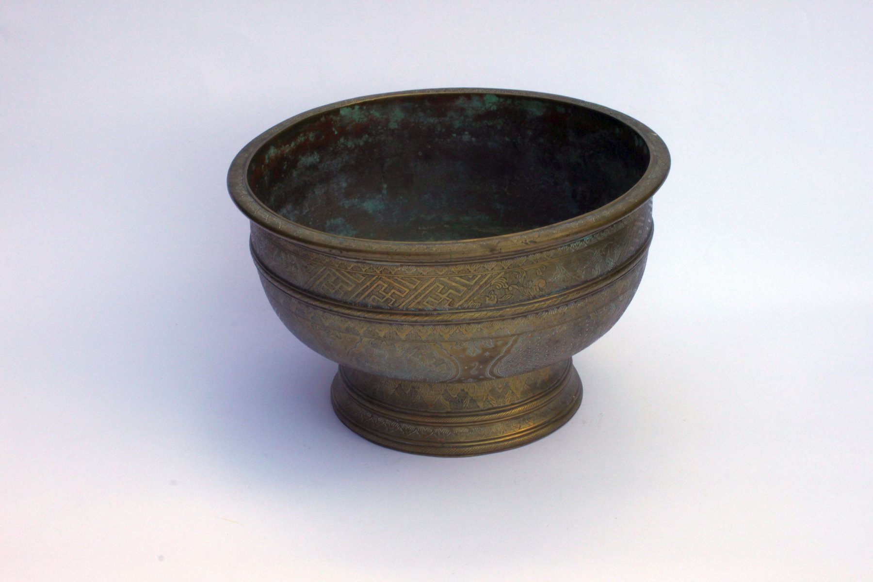 Indonesian Brass Bokor Bowl, 1800s for sale at Pamono