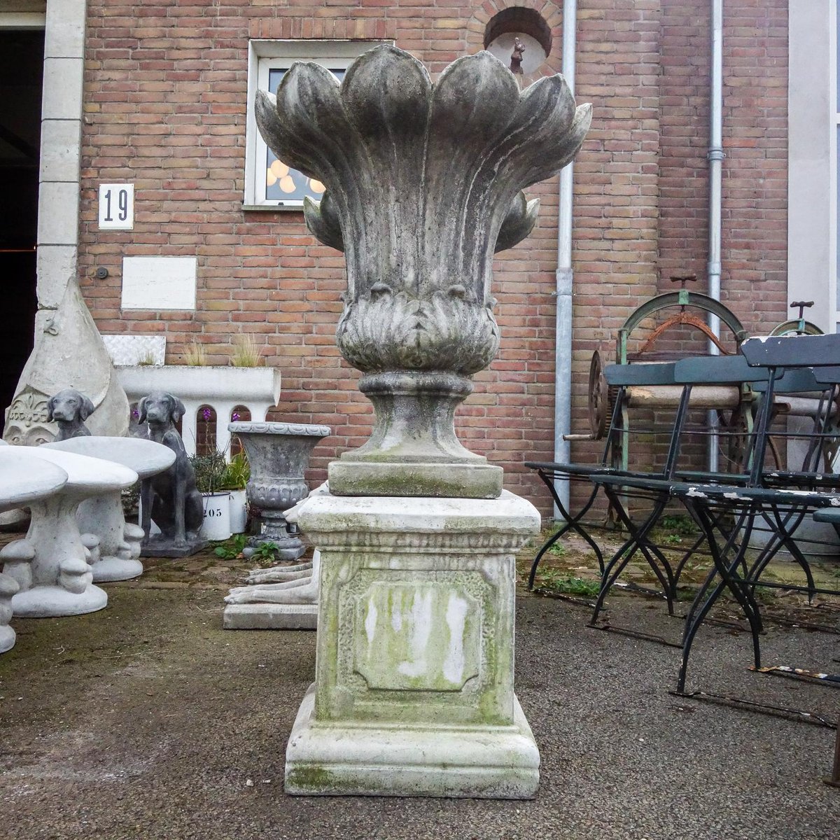 Concrete La Tulipe Garden Vases and Columns for sale at Pamono