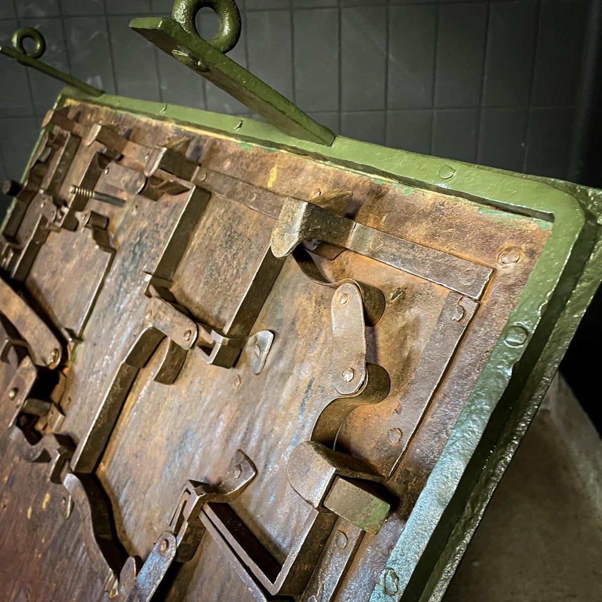 Antique 18th Century Green Armada Chest for sale at Pamono