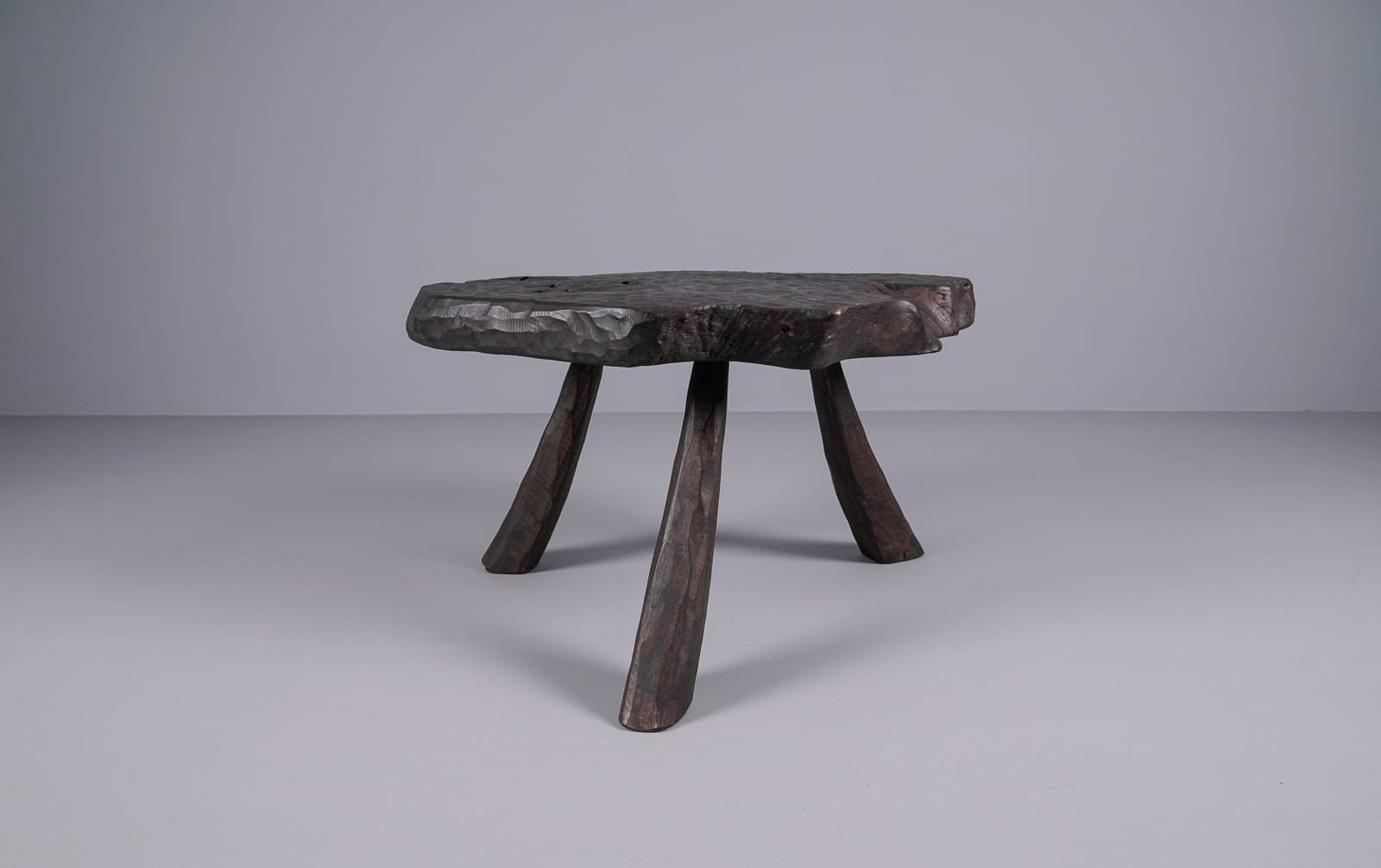 Moderner skulpturaler rustikaler Couchtisch im Stil von Alexandre Noll ...