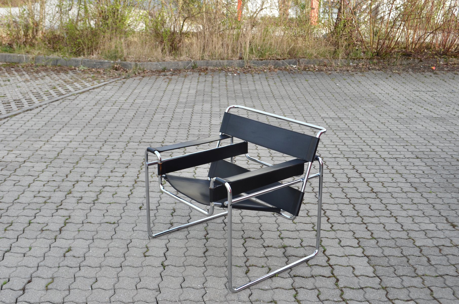 Sedia B3 Wassily vintage in pelle nera di Marcel Breuer per Knoll ...