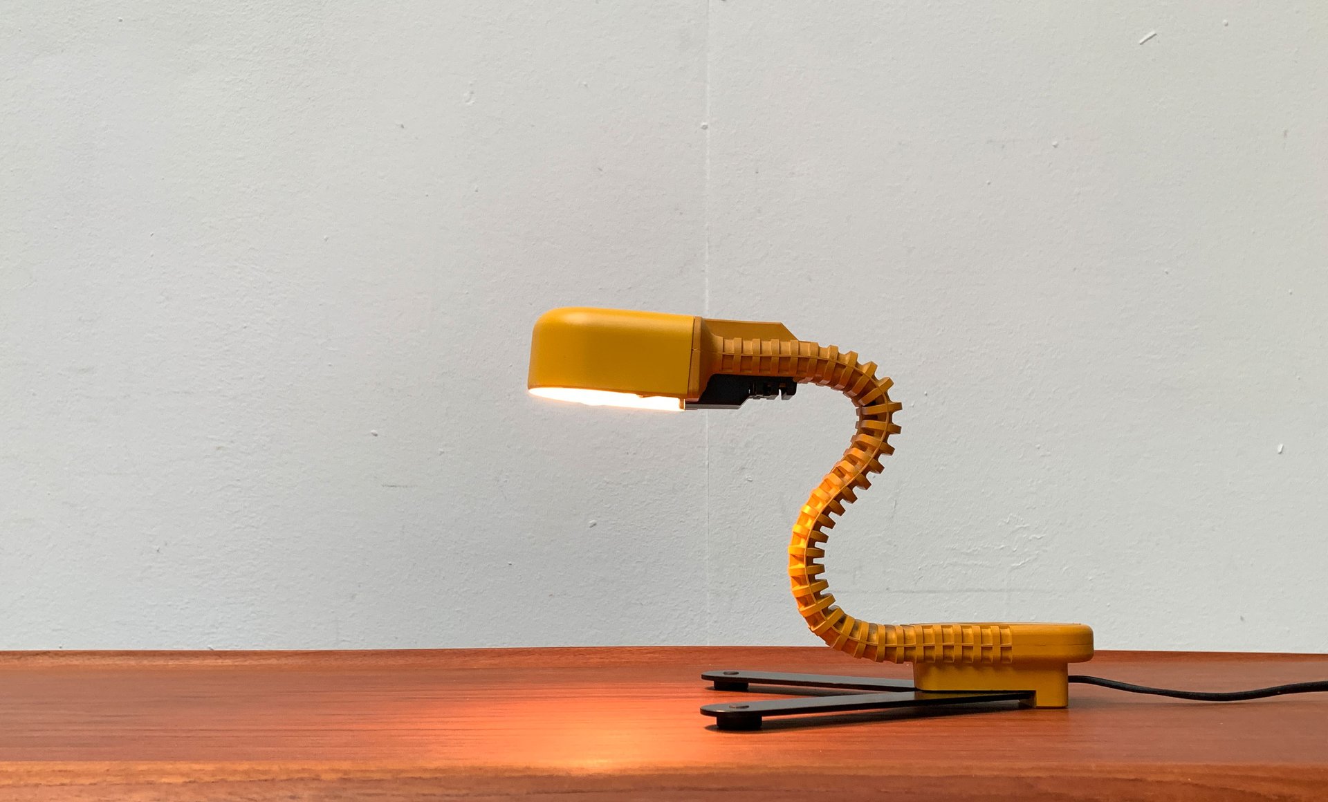 Vintage Space Age Cobra Table Lamp by Masayuki Kurokawa for Staff ...