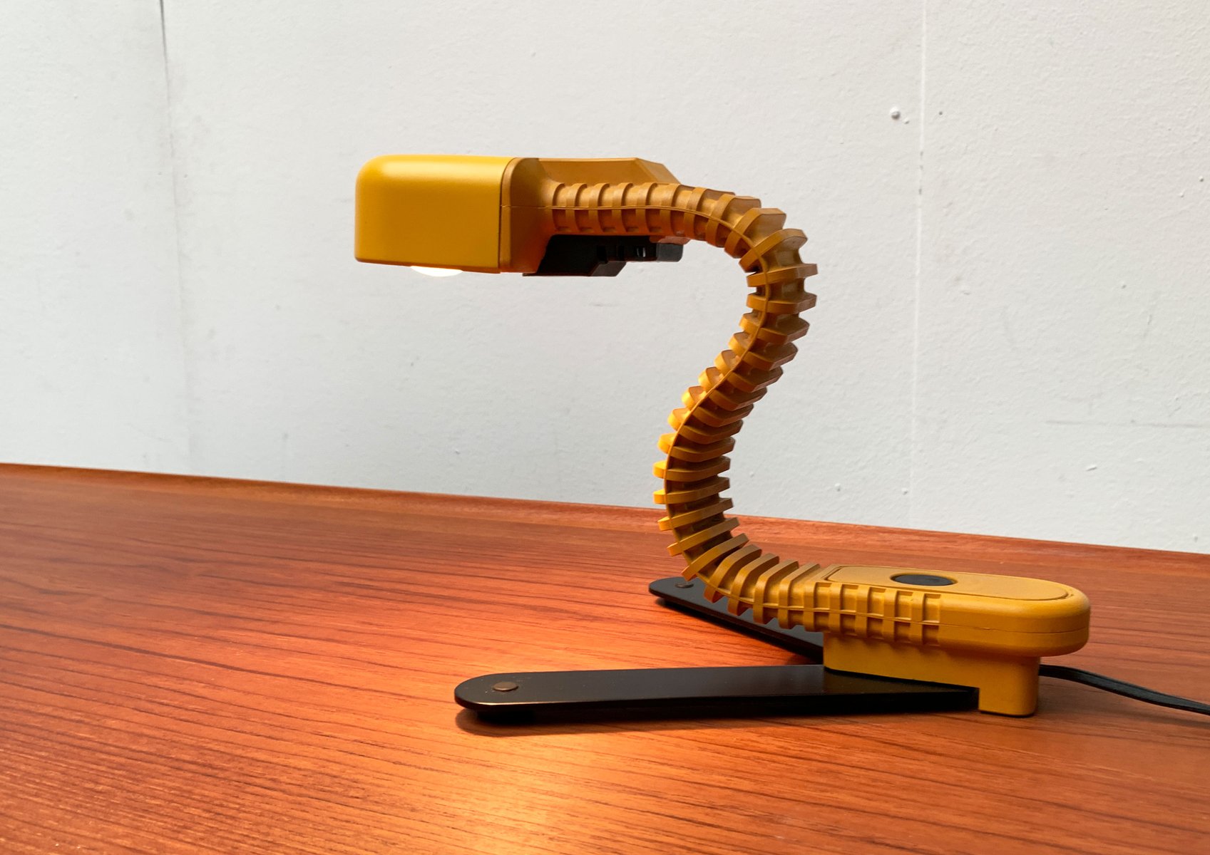 Vintage Space Age Cobra Table Lamp by Masayuki Kurokawa for Staff ...