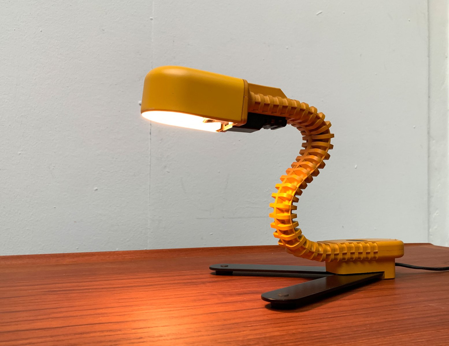 Vintage Space Age Cobra Table Lamp by Masayuki Kurokawa for Staff ...