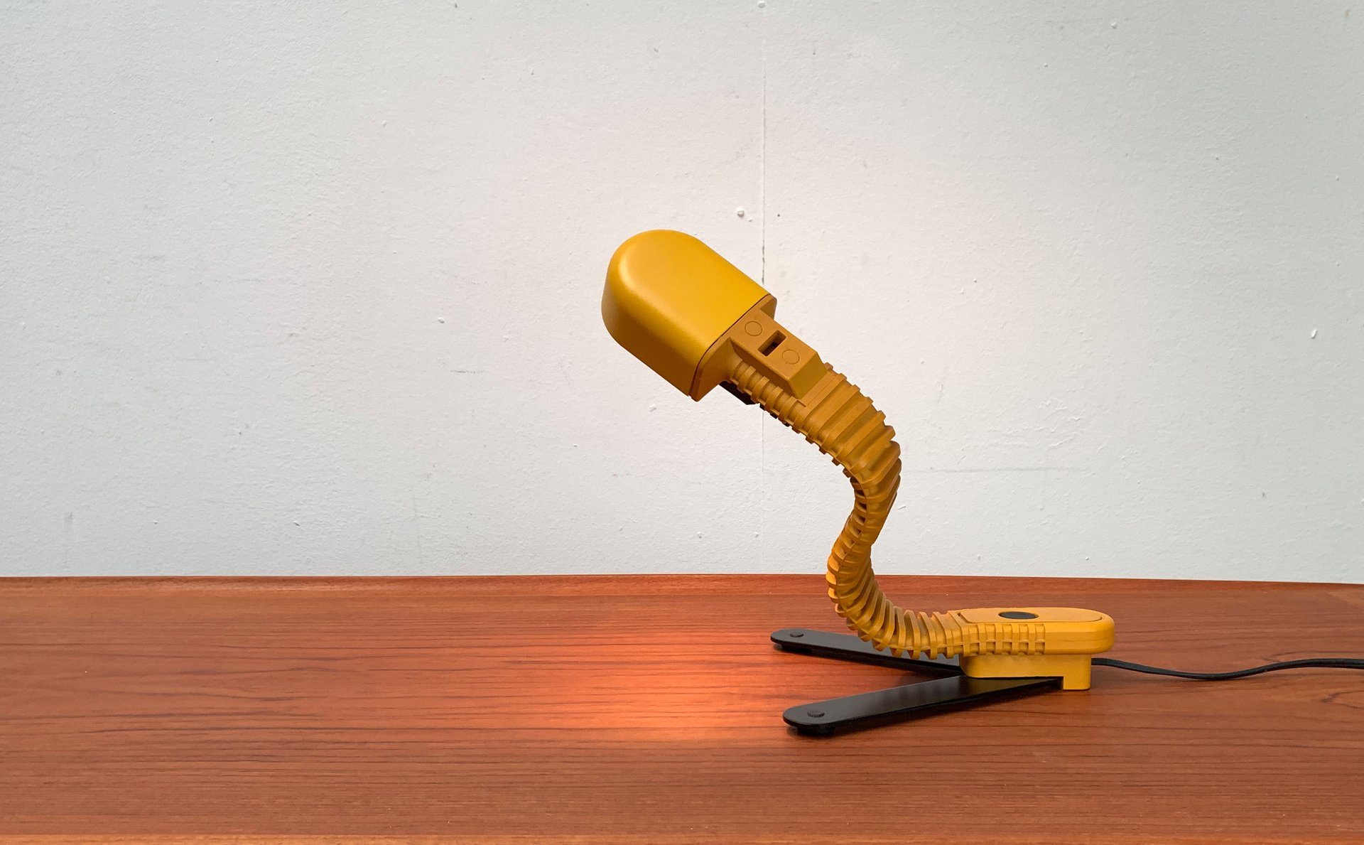 Vintage Space Age Cobra Table Lamp by Masayuki Kurokawa for Staff ...