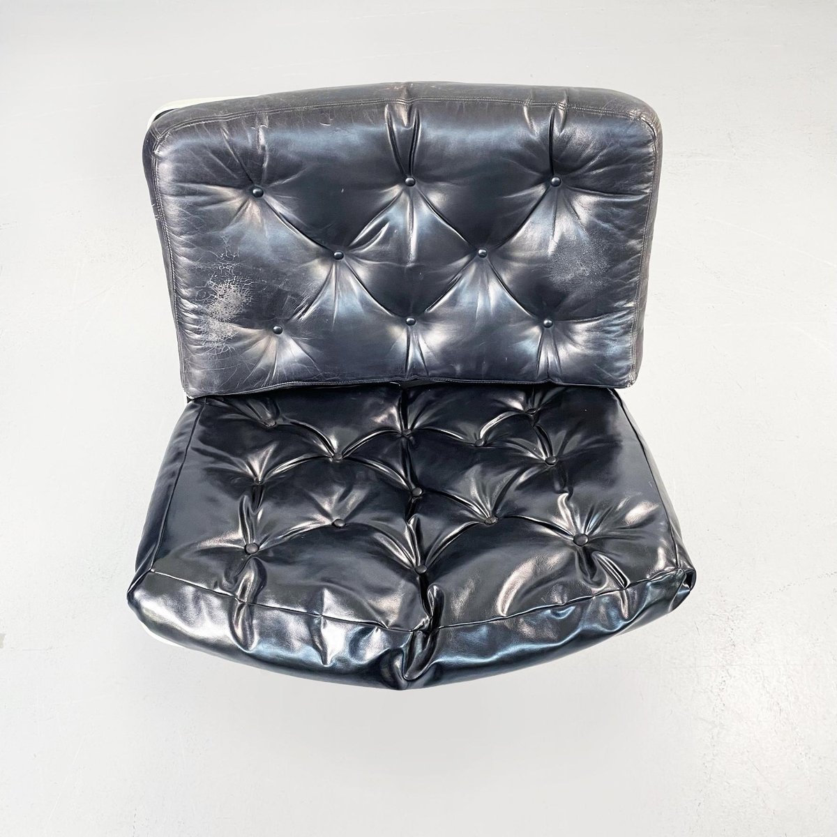 Space Age Leather Swivel Chair from Play, Italy, 1970s for sale at Pamono