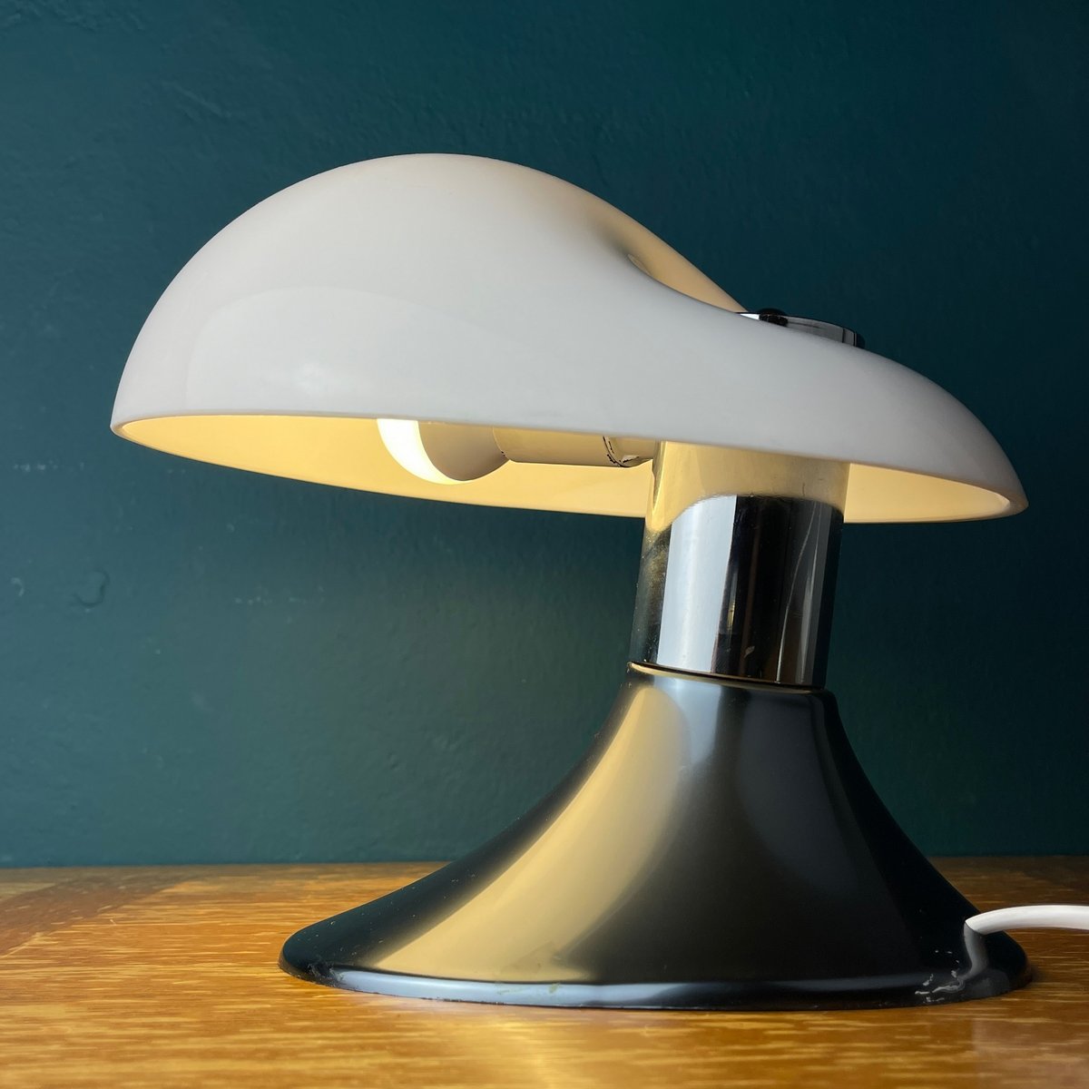 Cobra Table Lamp attributed to Guzzini, Italy, 1960s for sale at Pamono