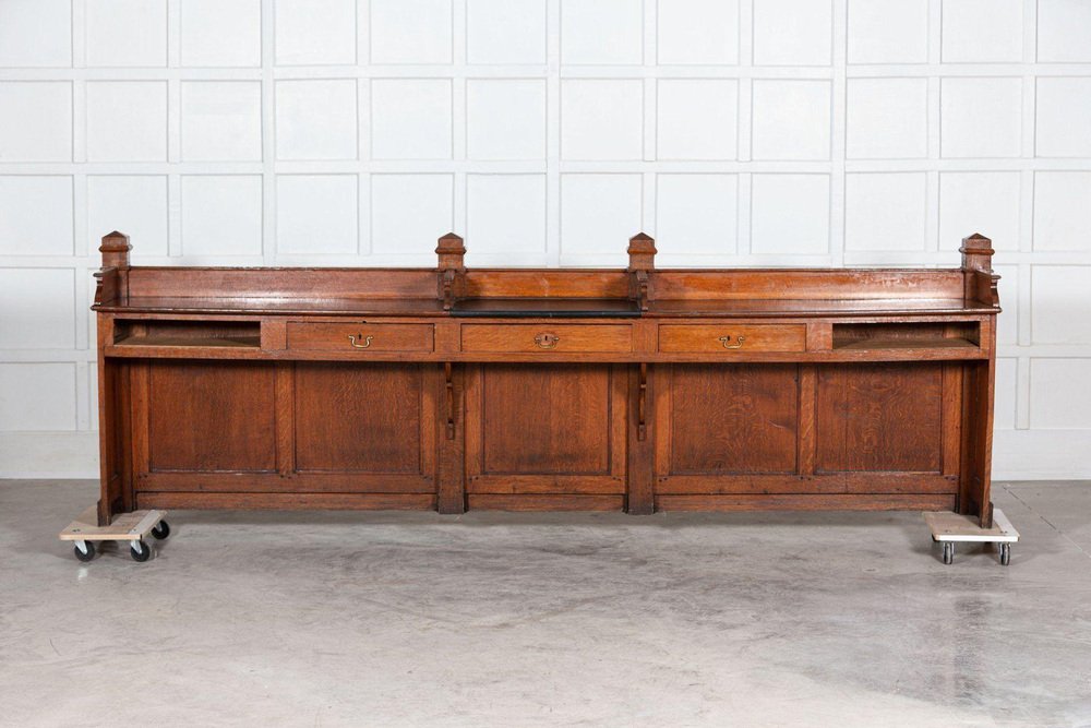 Antiker französischer Bankschalter aus Eiche, 1880 bei Pamono kaufen