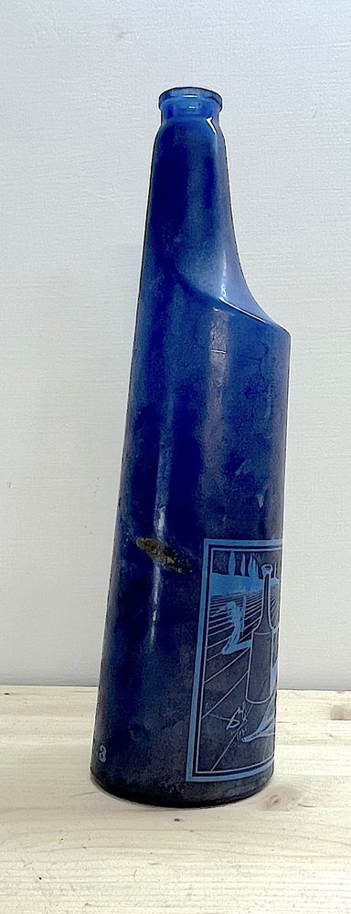 Bouteilles en Verre Surréaliste par Salvador Dali pour Rosso Antico ...