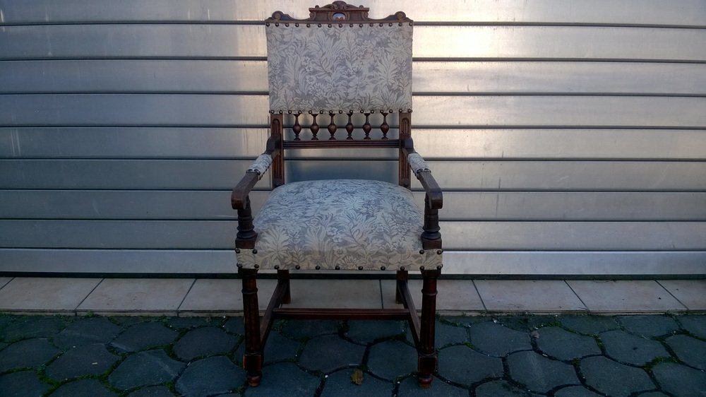Small 19th Century Oak Throne Chair with Armrests, 1890s for sale at Pamono