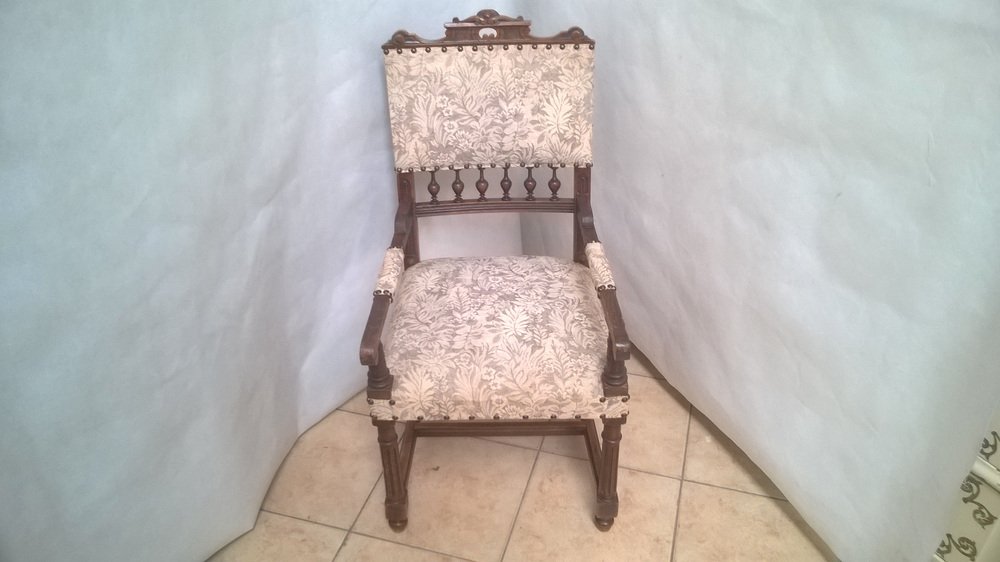 Small 19th Century Oak Throne Chair with Armrests, 1890s for sale at Pamono