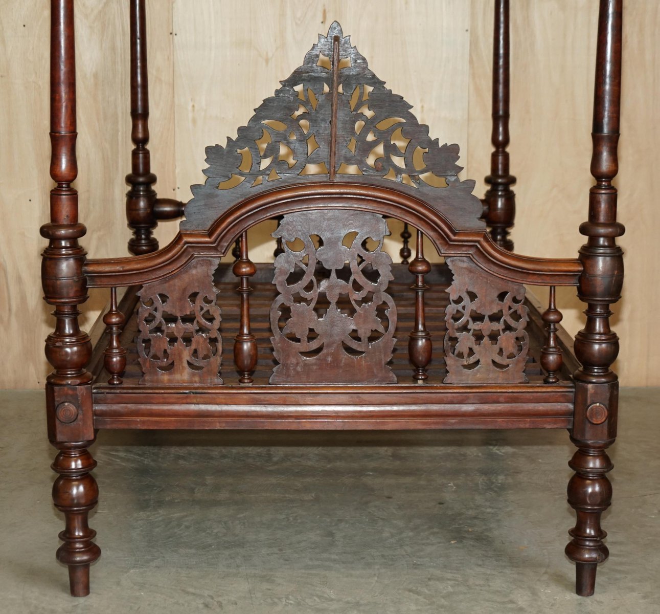 Carved 4-Poster Bed, 1780s for sale at Pamono