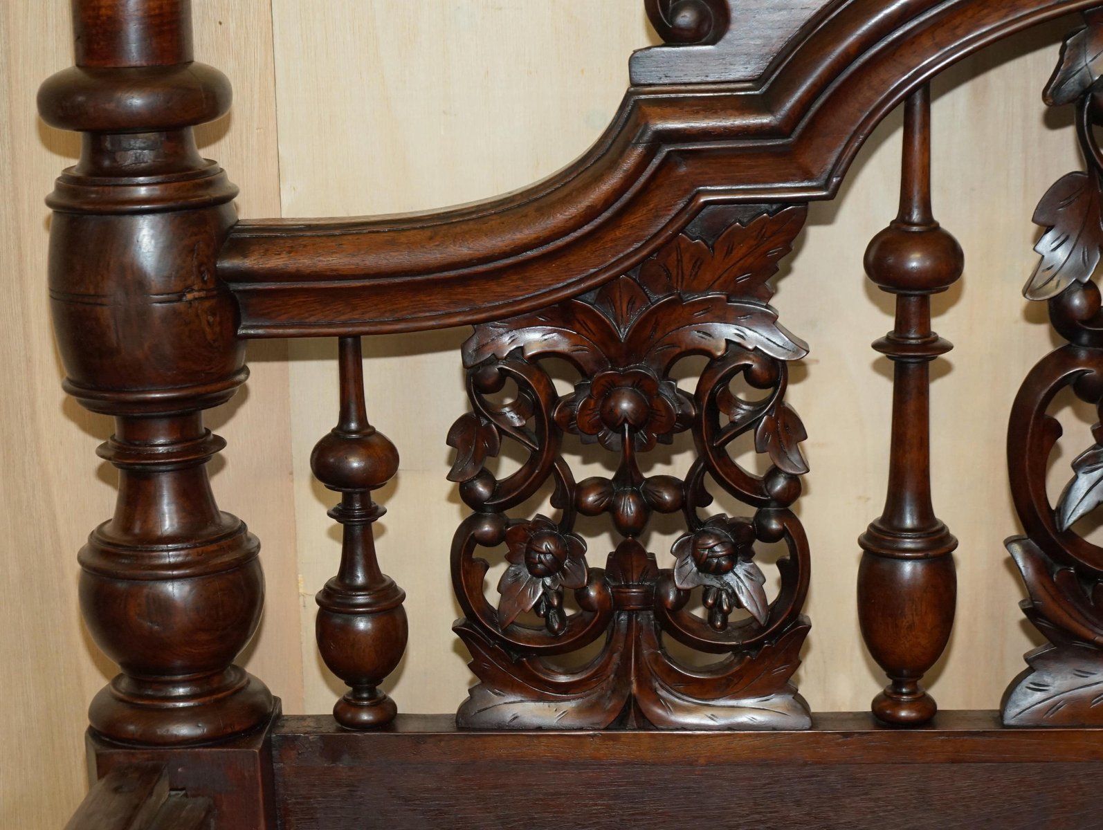 Carved 4-Poster Bed, 1780s for sale at Pamono