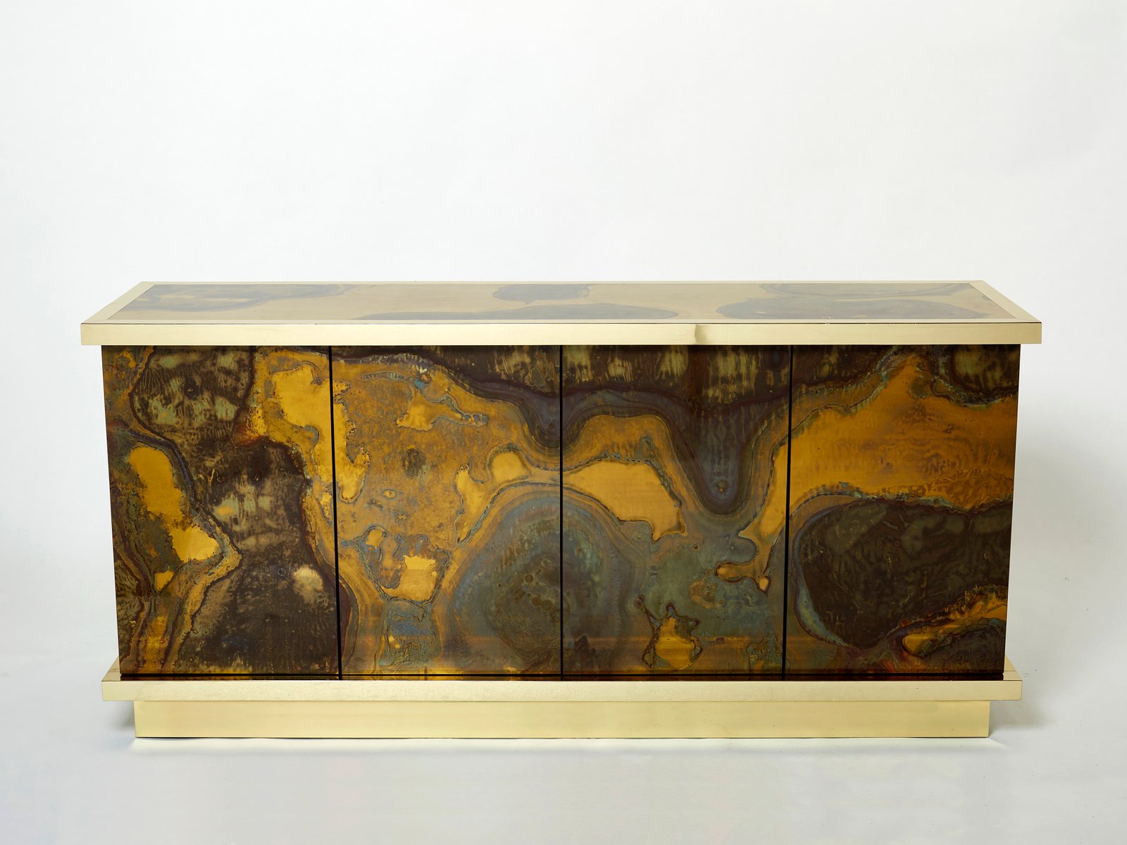 Französisches Sideboard aus oxidiertem Messing von Isabelle und Richard ...