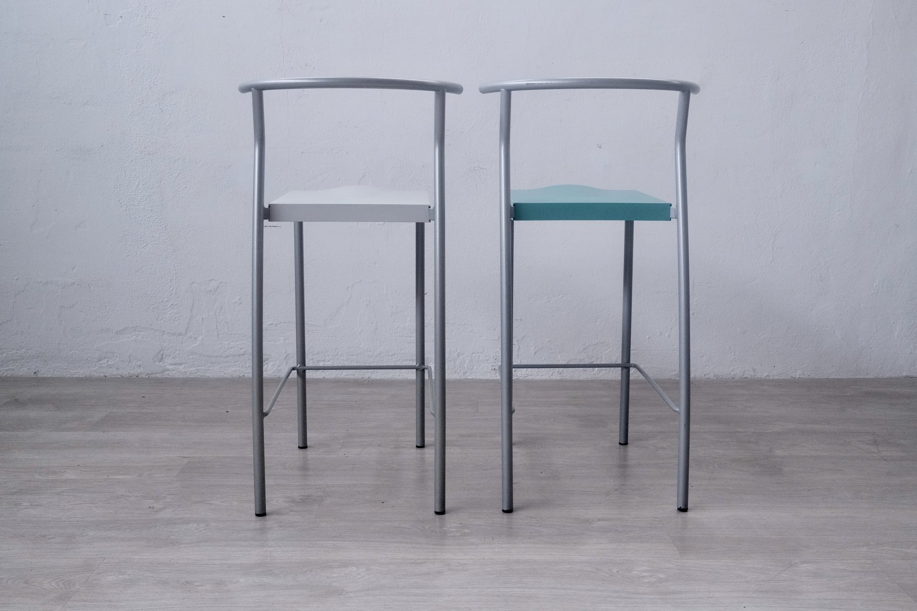 Hi Globe Hocker von Philippe Starck für Kartell, 1990er, 2er Set bei Pamono kaufen