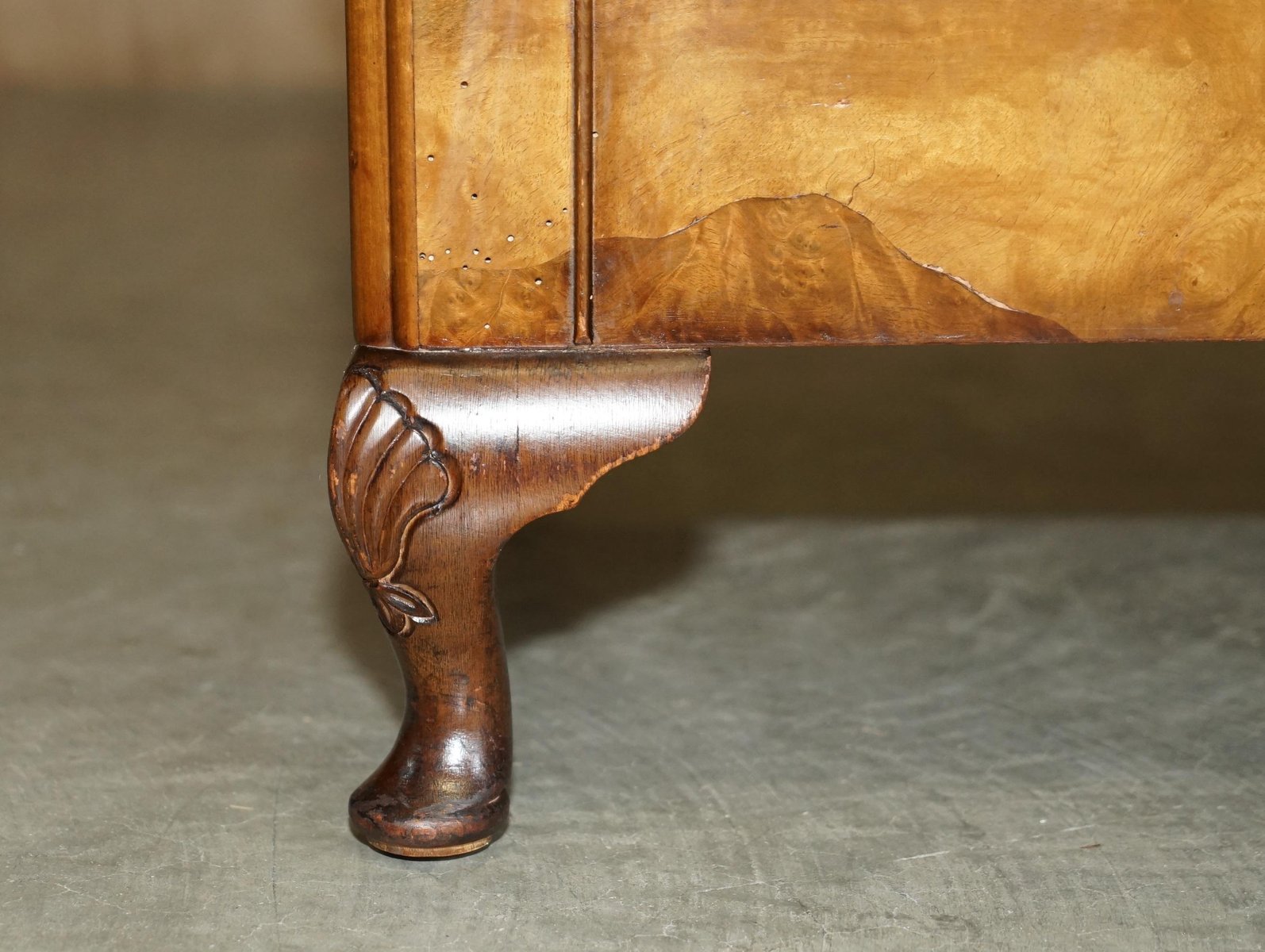 English Double Bed Frame in Burr Walnut, 1900s for sale at Pamono