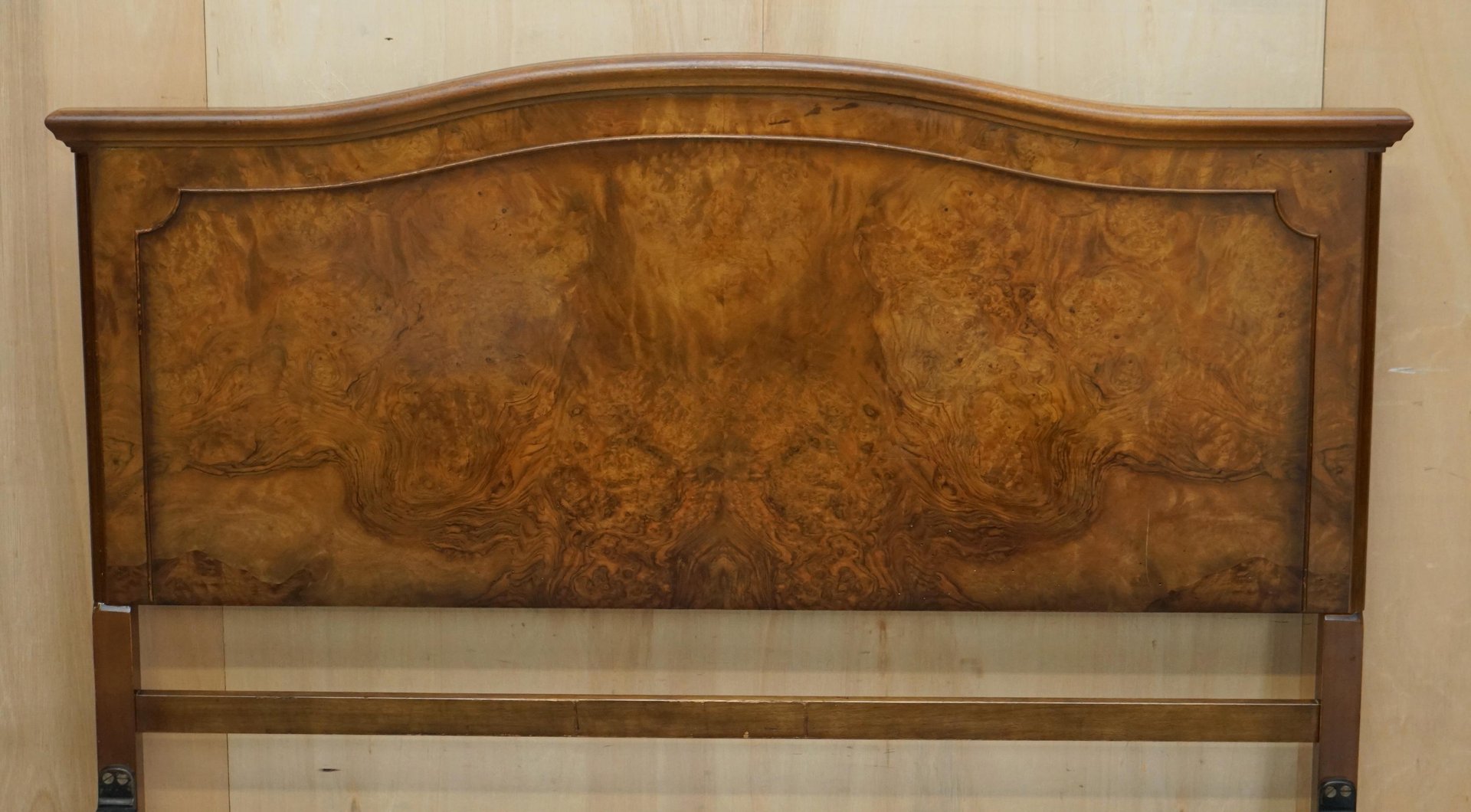 English Double Bed Frame in Burr Walnut, 1900s for sale at Pamono
