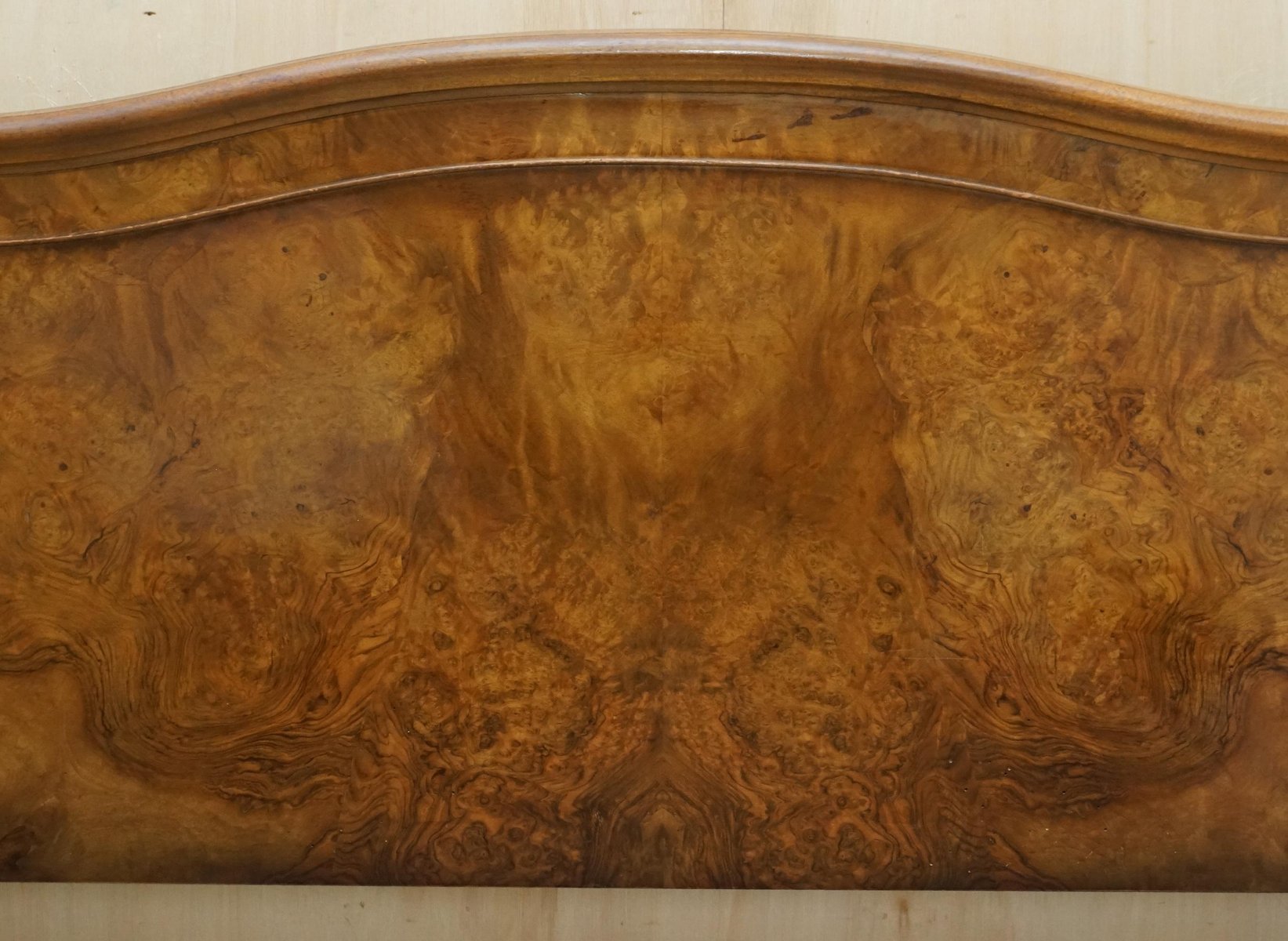 English Double Bed Frame in Burr Walnut, 1900s for sale at Pamono