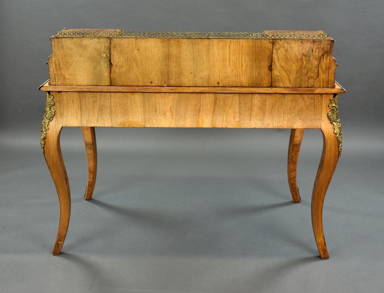 19th Century Victorian Burr Walnut Writing Table, 1860s for sale at Pamono