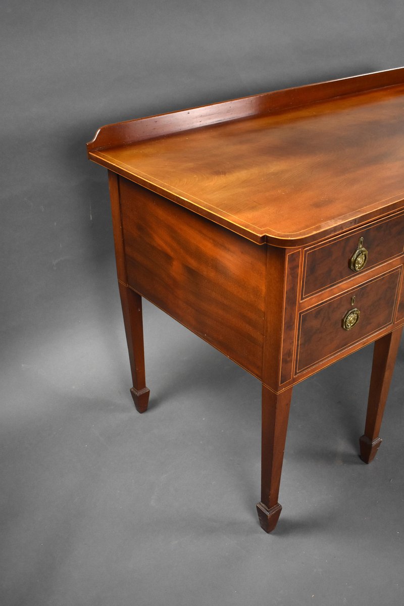 19th Century English Mahogany Sideboard, 1870s for sale at Pamono