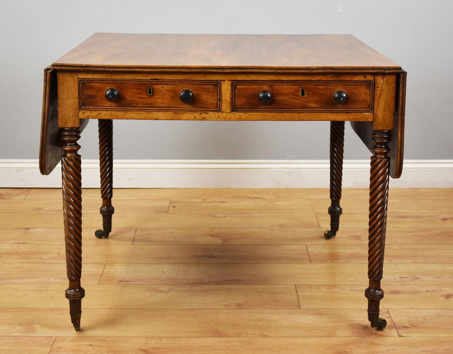 19th Century Regency English Mahogany Drop-Leaf Table for sale at Pamono