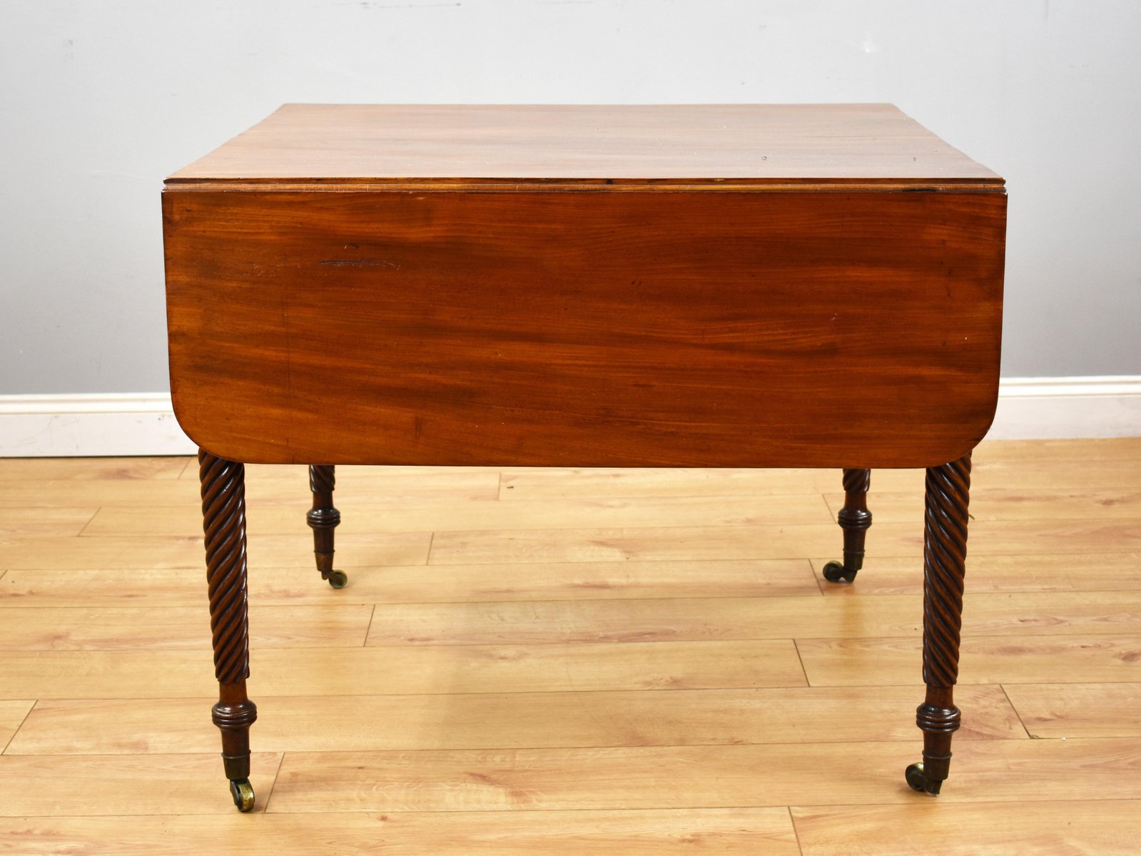 19th Century Regency English Mahogany Drop-Leaf Table for sale at Pamono