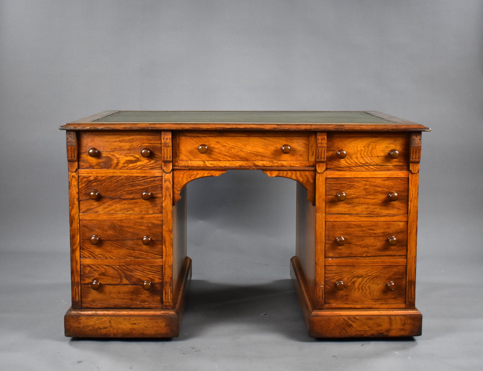 19th Century Victorian English Oak Writing Desk for sale at Pamono