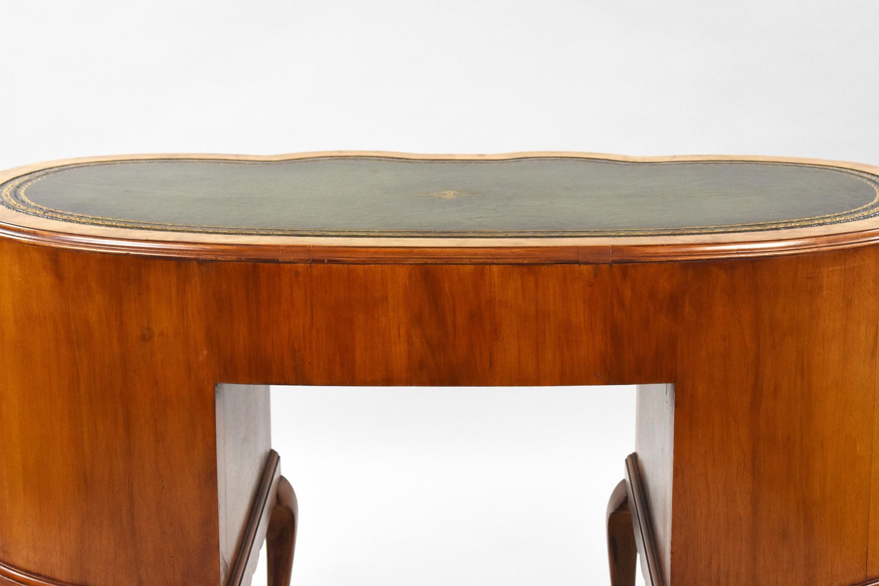 Bureau en Forme de Haricot en Noyer, 1920s en vente sur Pamono