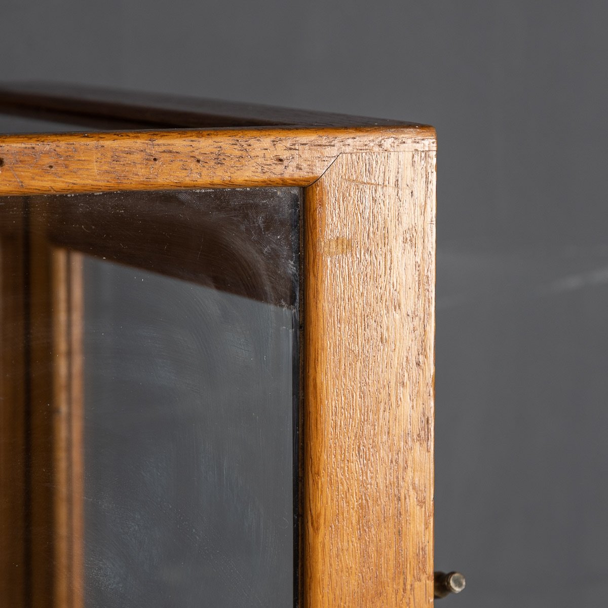 Art Deco English Display Cabinet, 1920s for sale at Pamono