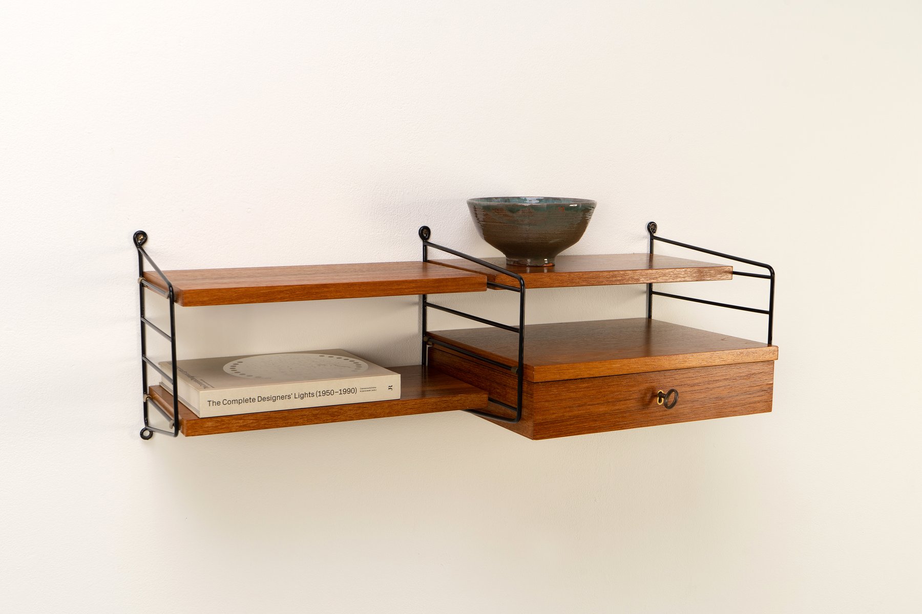 Teak Wandregal mit Schubladen von Kajsa & Nils Strinning für String, 1960er bei Pamono kaufen