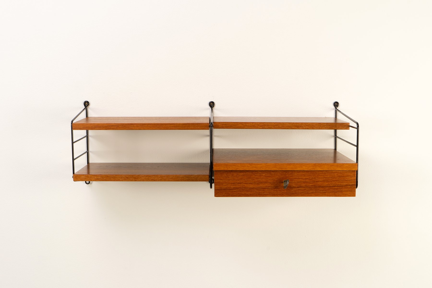 Teak Wandregal mit Schubladen von Kajsa & Nils Strinning für String, 1960er bei Pamono kaufen