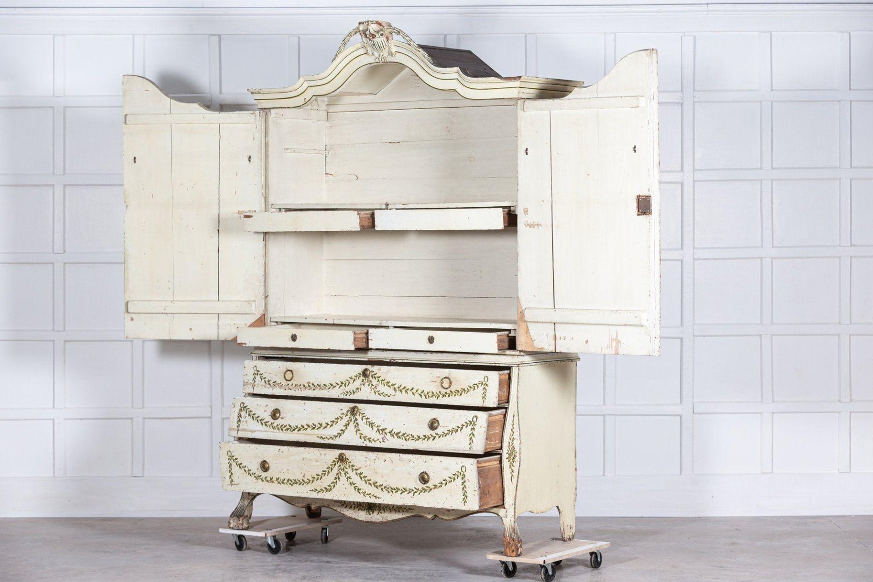 18th Century Dutch Painted Linen Press, 1750s for sale at Pamono
