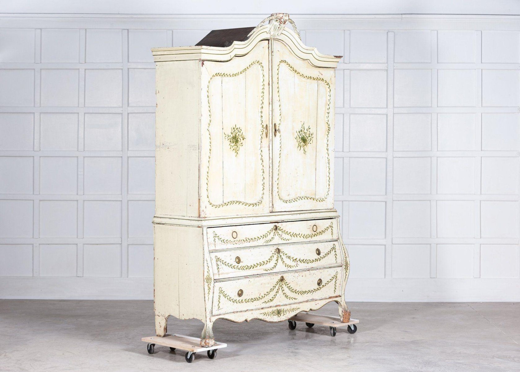 18th Century Dutch Painted Linen Press, 1750s for sale at Pamono