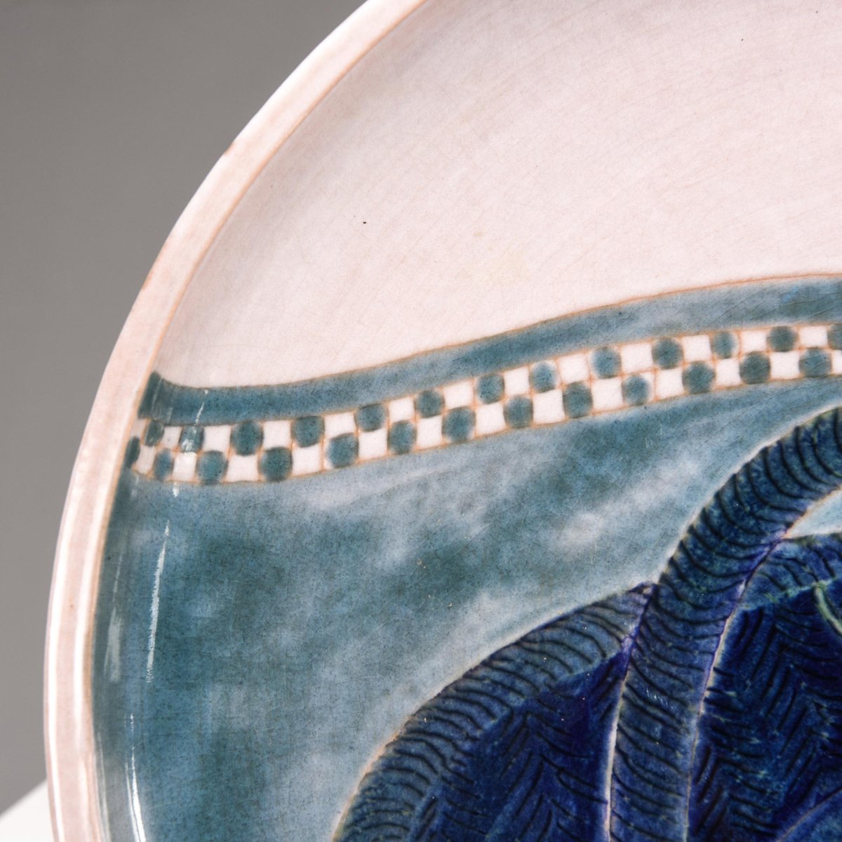 Round Ceramic Dish by Robert & Jean Cloutier, 1960s for sale at Pamono