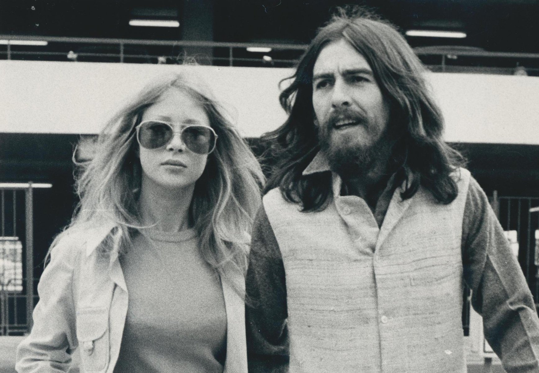 Fotografia in bianco e nero di Henry Grossman, George Harrison and ...