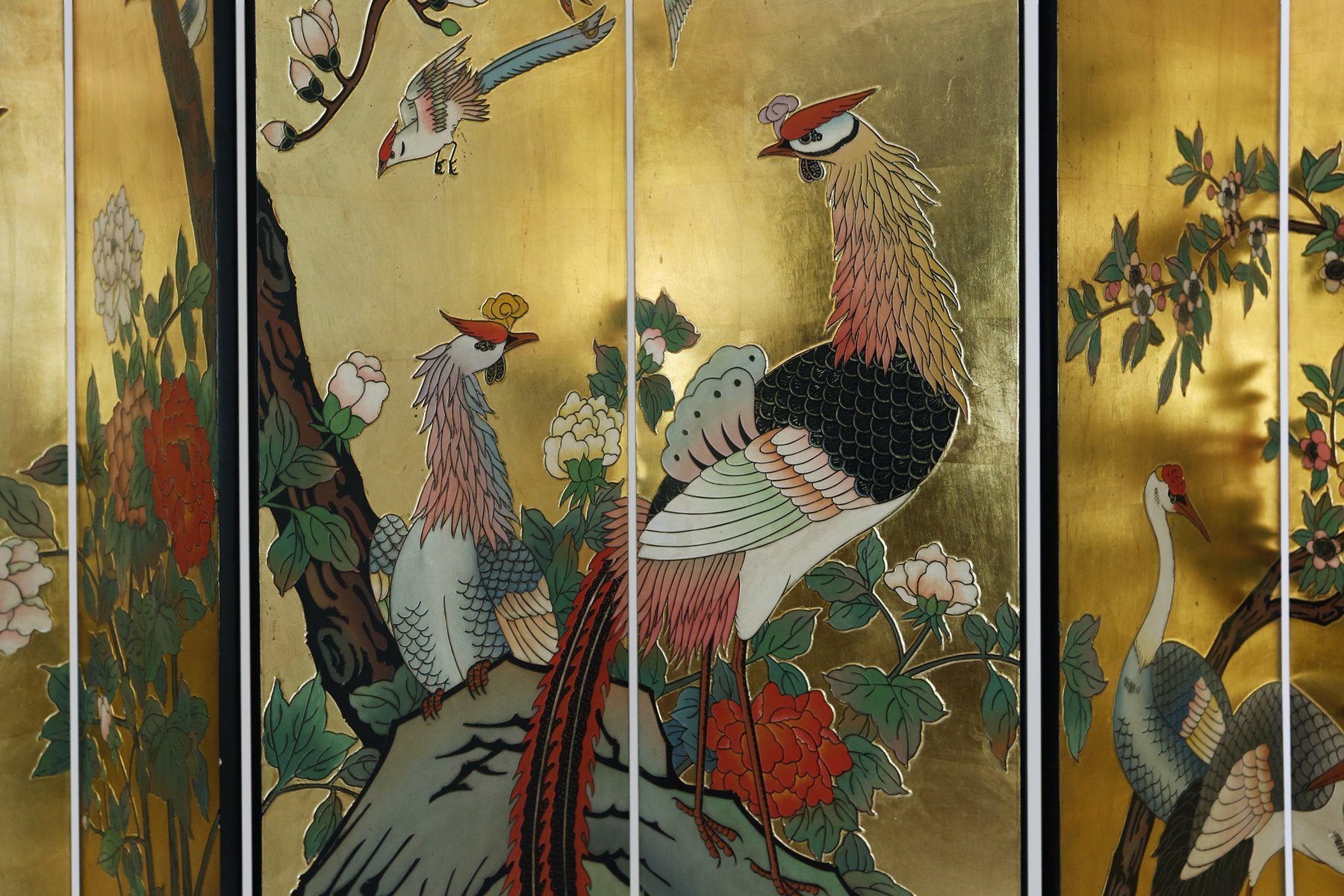 Large Chinese 6-Panel Gold Leaf and Black Lacquer Folding Screen / Room ...