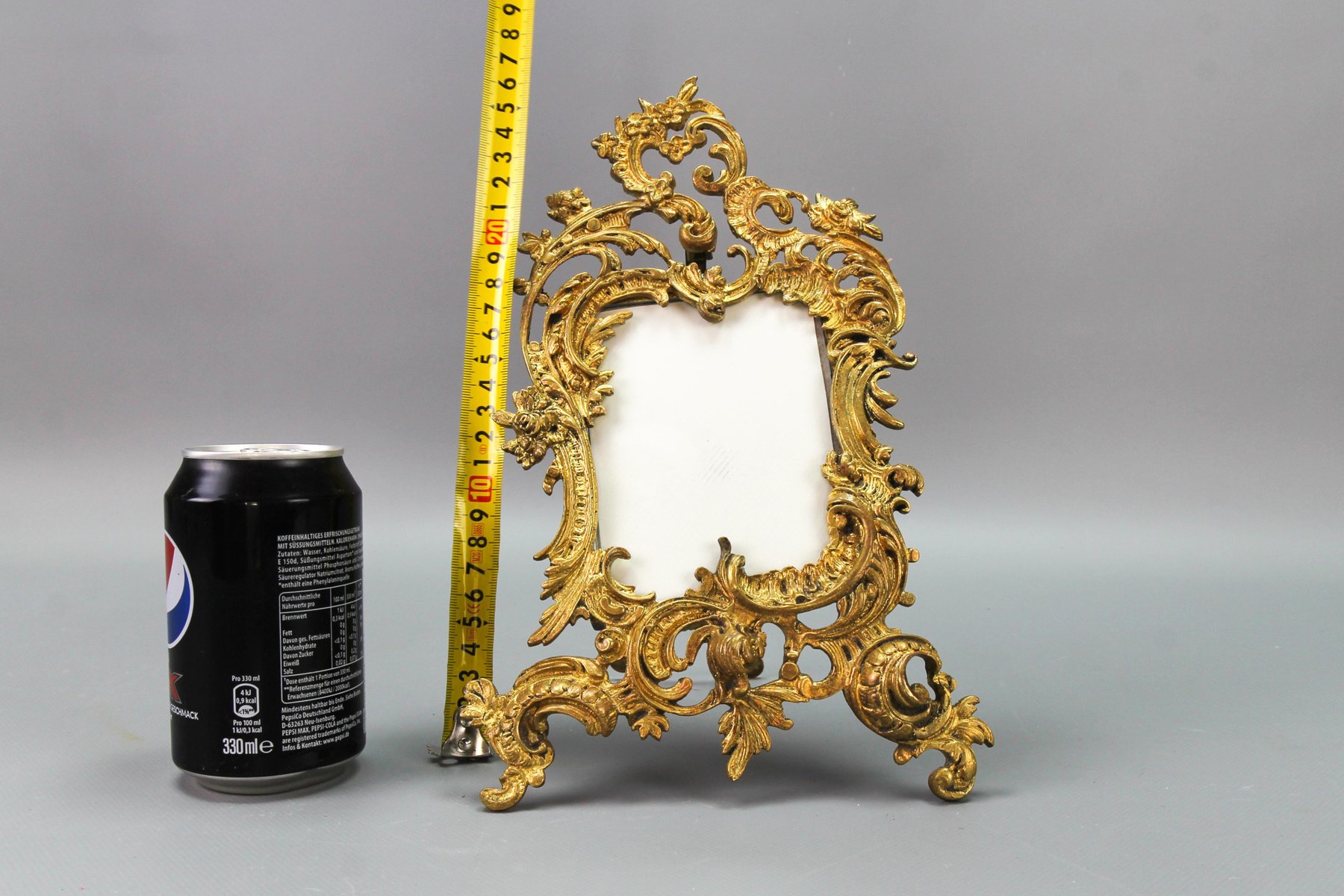 Cornice da scrivania in stile rococò in bronzo, Francia, anni '20 in ...