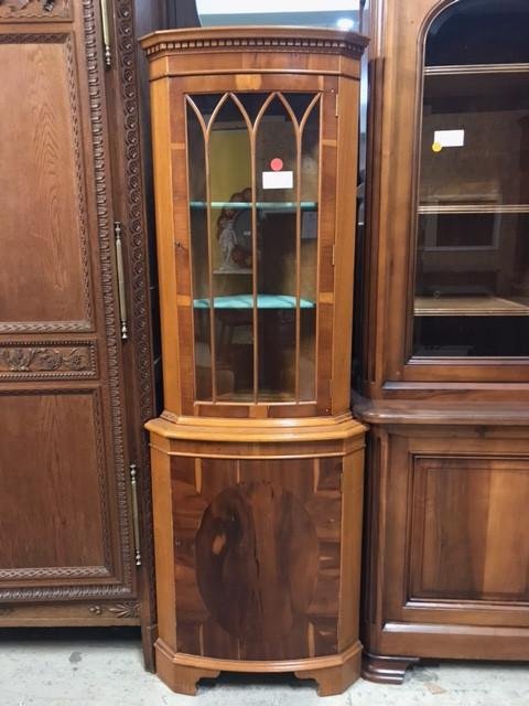 English Glazed Corner Cabinet for sale at Pamono