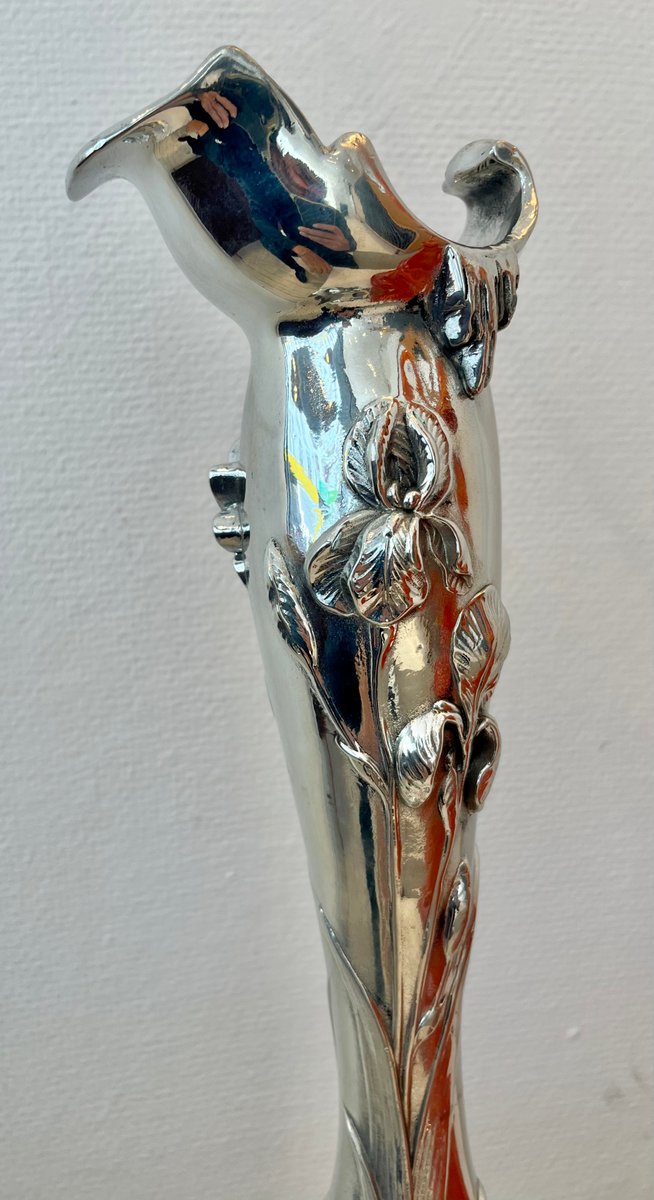Art Nouveau Vase in Silver-Plated Pewter by W. Héring for sale at Pamono