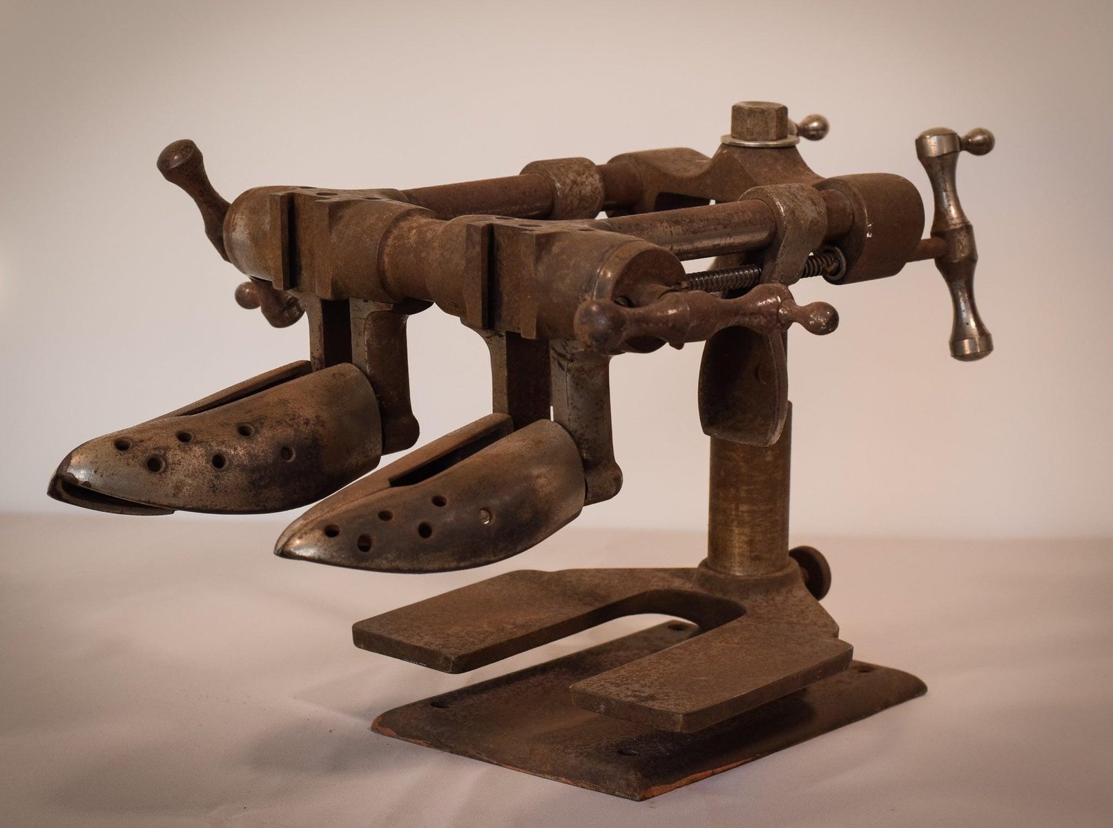 Early 20th Century Cobblers Double Shoe Stretcher Machine for sale at ...
