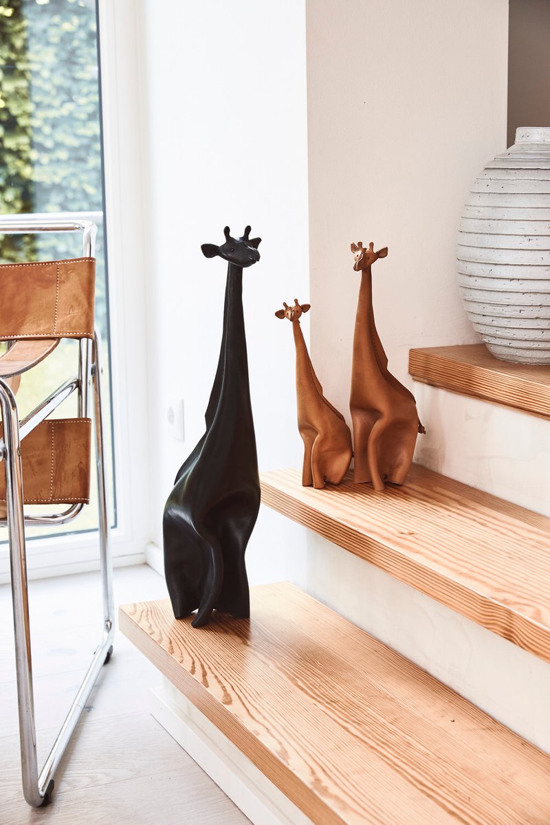 One Piece Leather Giraffe Hugh/Black from DERU Germany for sale at Pamono