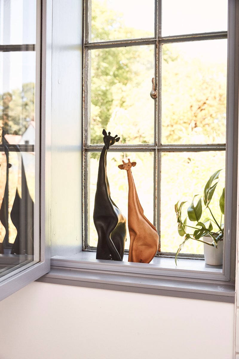 One Piece Leather Giraffe Small/Cognac from DERU Germany for sale at Pamono