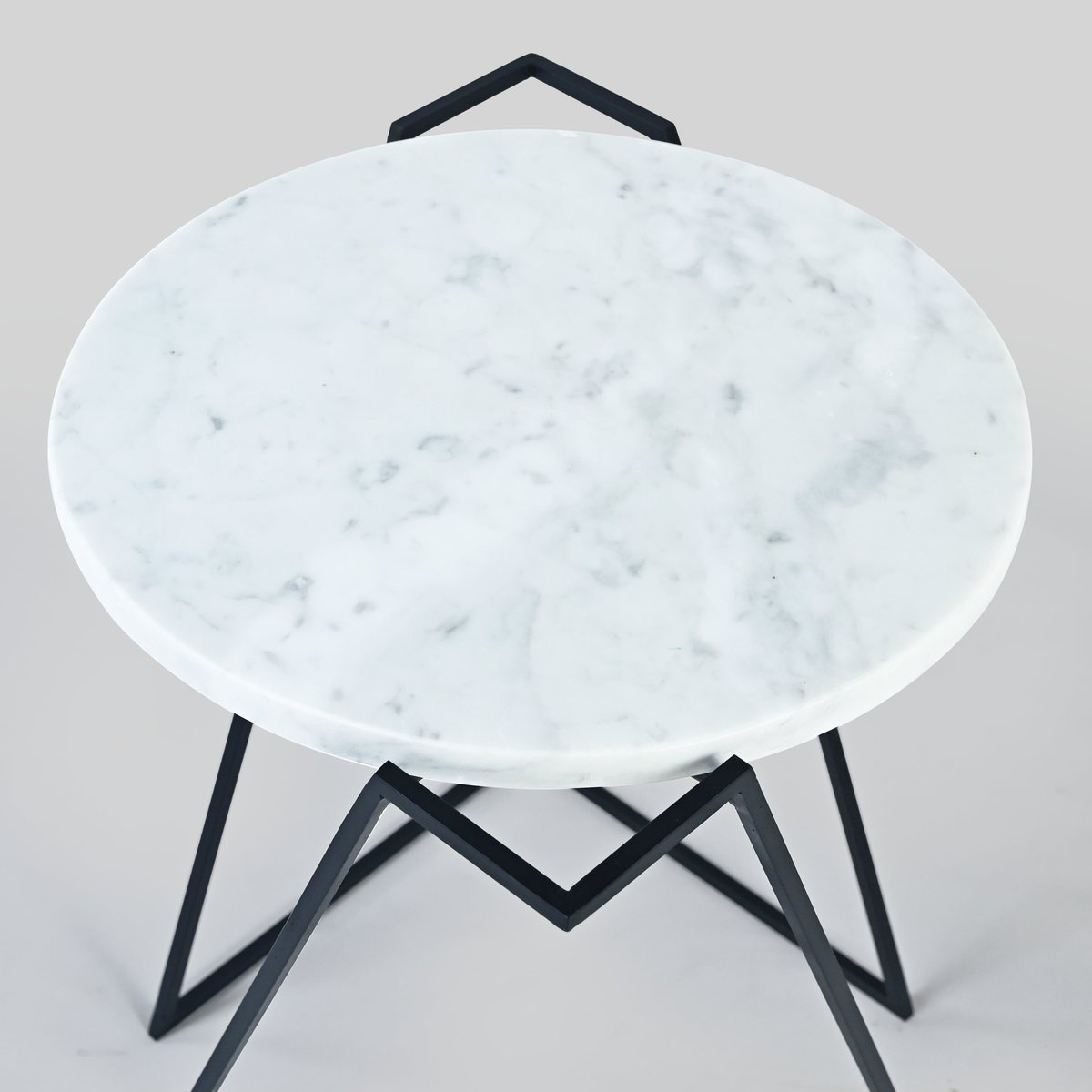 Saturno Side Table in Carrara Marble by Nicola Di Froscia for sale at ...