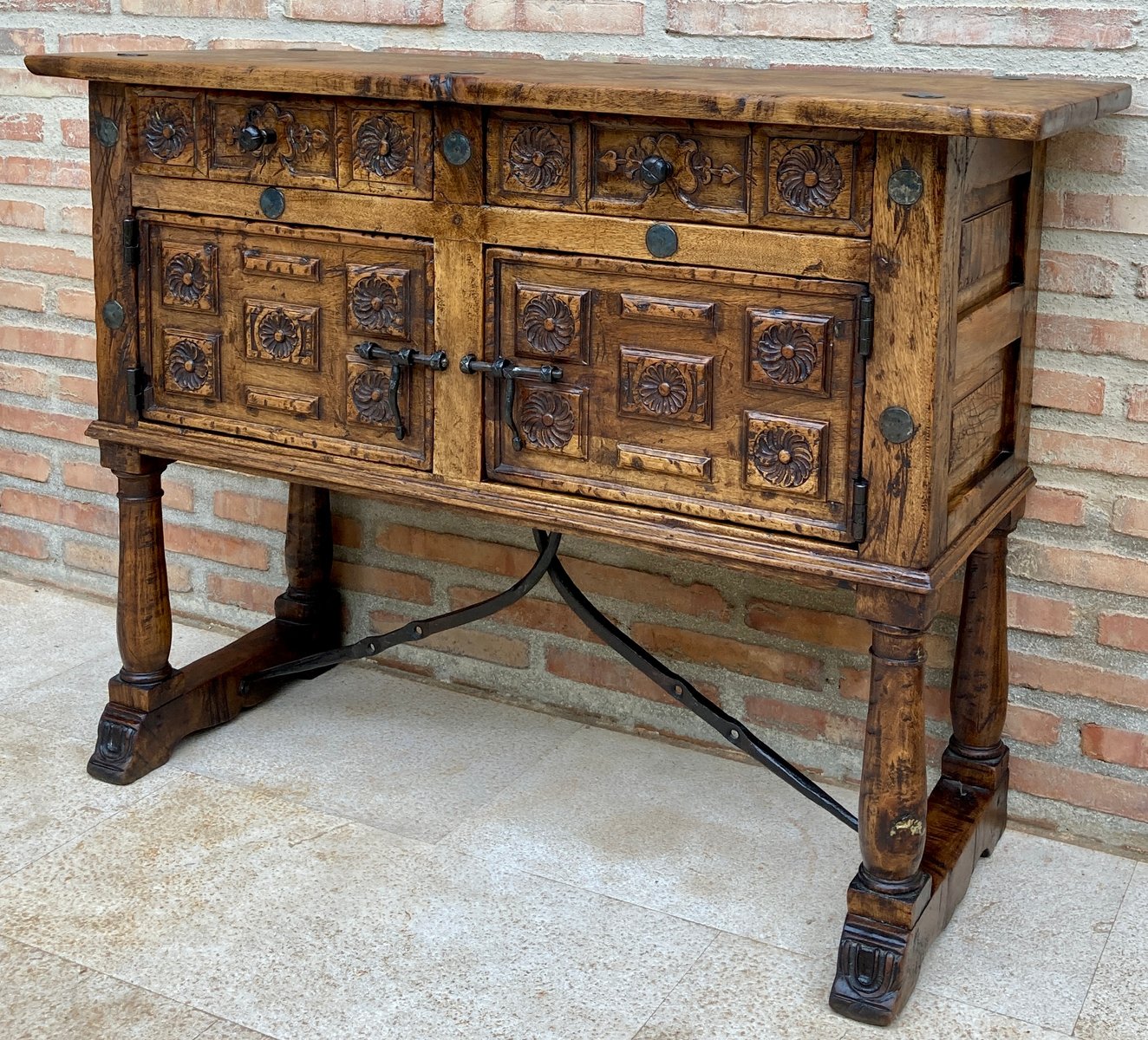 19th Century Spanish Console Table in Walnut for sale at Pamono