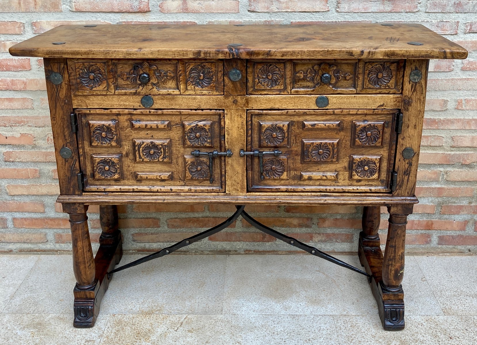 19th Century Spanish Console Table in Walnut for sale at Pamono