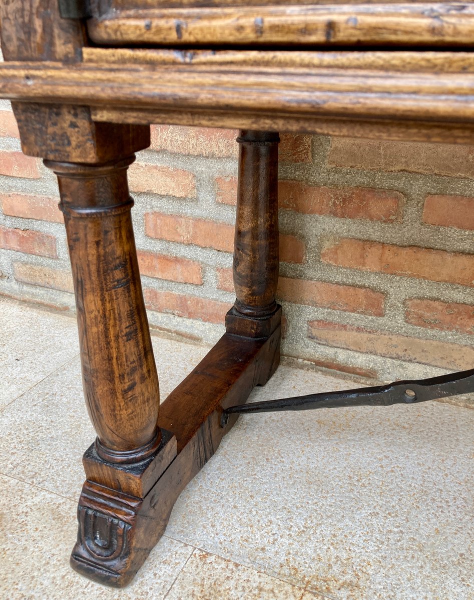 19th Century Spanish Console Table in Walnut for sale at Pamono