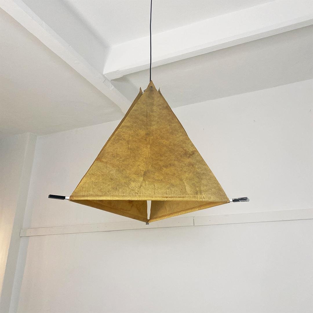 Italienischer Mid-Century Modern Pyramid Metall & Pergament ...